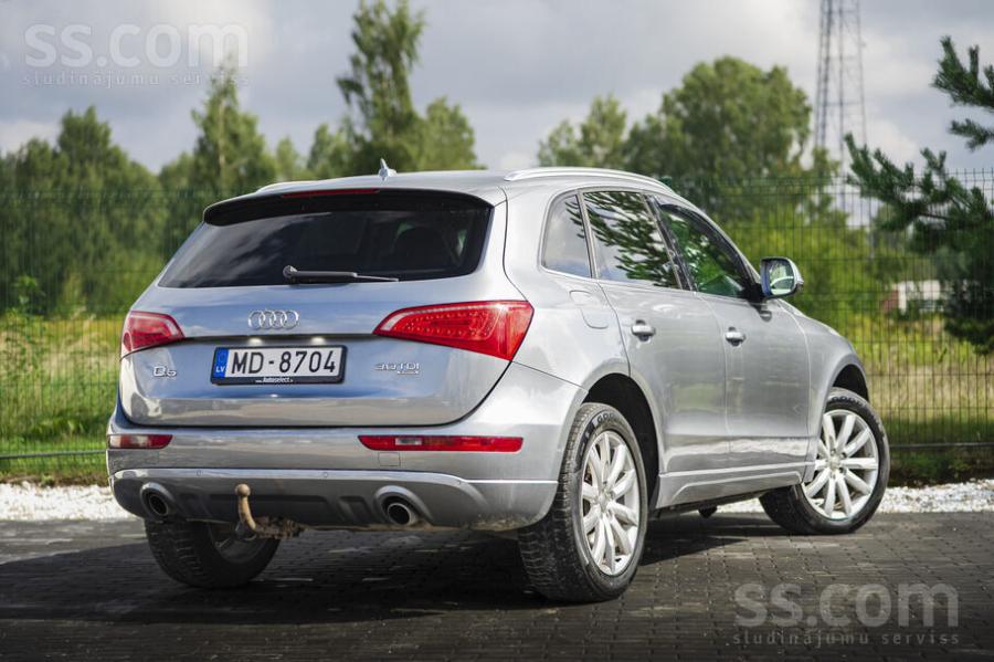 Grey Audi Q5 2009 in Riga, with an engine capacity of 3.00 L and mileage of 392 thousand km for 7390 €, photo 7 on AUTOMOTO.COM.LV