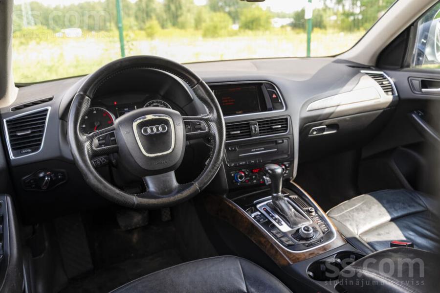 Grey Audi Q5 2009 in Riga, with an engine capacity of 3.00 L and mileage of 392 thousand km for 7390 €, photo 8 on AUTOMOTO.COM.LV
