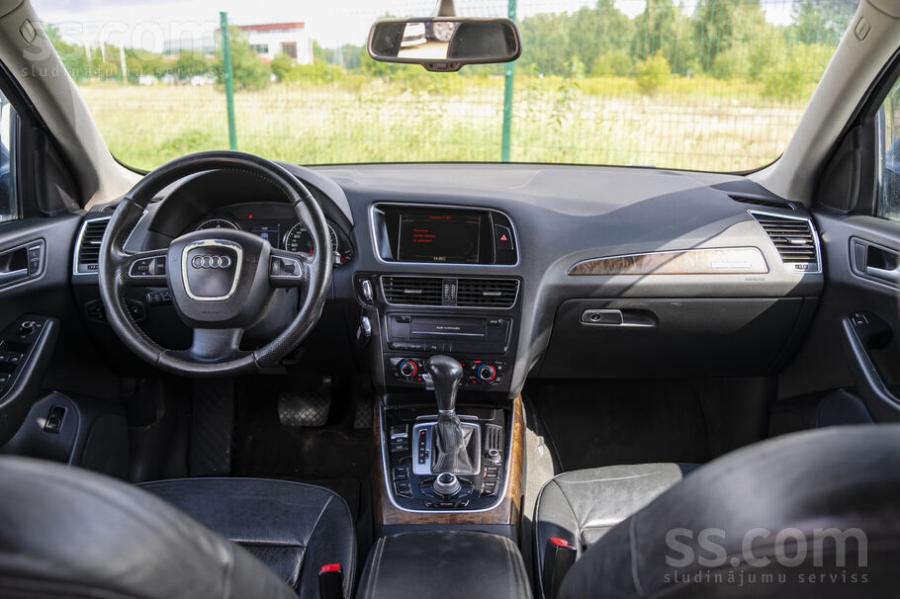 Grey Audi Q5 2009 in Riga, with an engine capacity of 3.00 L and mileage of 392 thousand km for 7390 €, photo 11 on AUTOMOTO.COM.LV