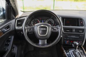 Grey Audi Q5 2009 in Riga, with an engine capacity of 3.00 L and mileage of 392 thousand km for 7390 €, photo 16 on AUTOMOTO.COM.LV