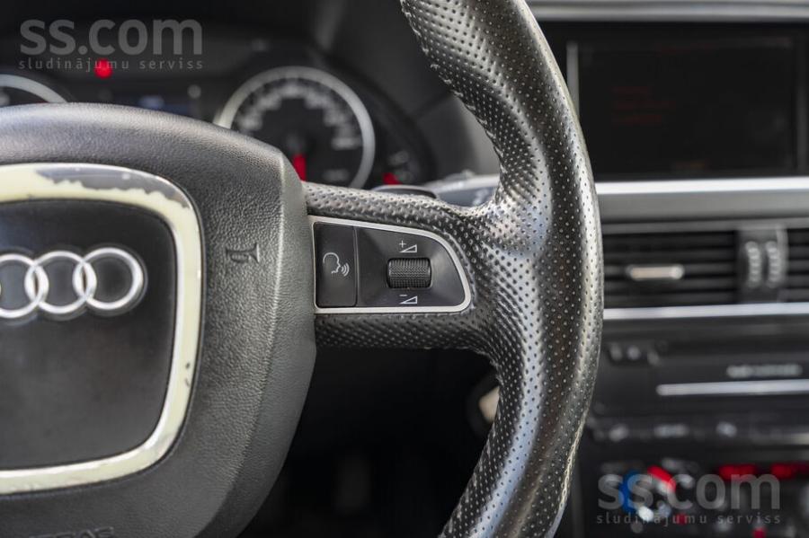 Grey Audi Q5 2009 in Riga, with an engine capacity of 3.00 L and mileage of 392 thousand km for 7390 €, photo 17 on AUTOMOTO.COM.LV
