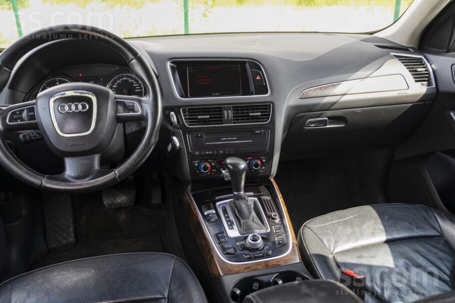 Grey Audi Q5 2009 in Riga, with an engine capacity of 3.00 L and mileage of 392 thousand km for 7390 €, photo 19 on AUTOMOTO.COM.LV