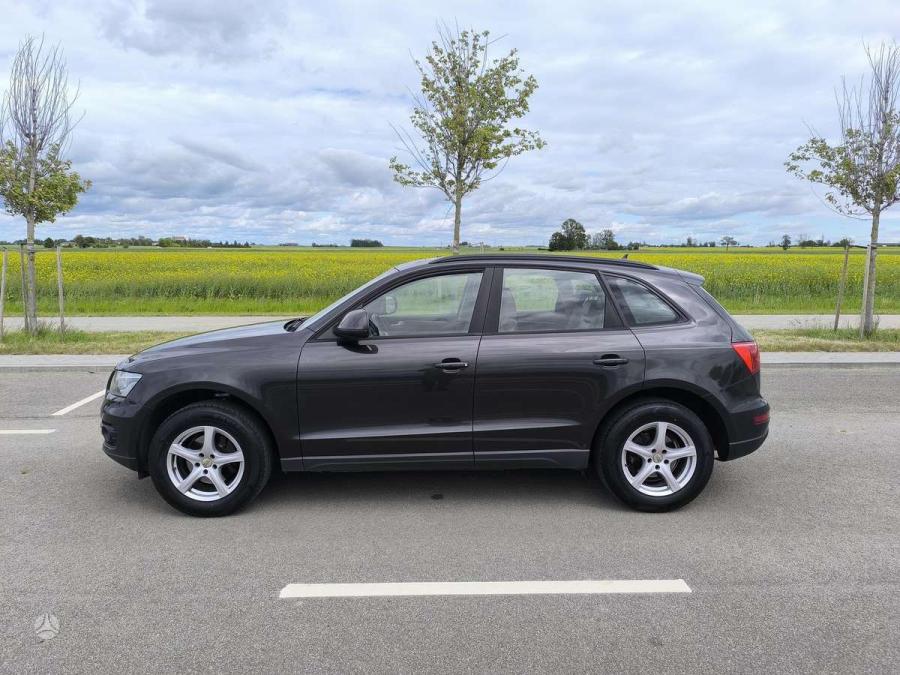 Pelēks Audi Q5 2009 Marijampole, ar dzinēja tilpumu 1.97 L un nobraukumu 290 tūkst. km par 7500 €, foto 3 vietnē AUTOMOTO.COM.LV