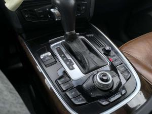 Pelēks Audi Q5 2009 Marijampole, ar dzinēja tilpumu 1.97 L un nobraukumu 290 tūkst. km par 7500 €, foto 20 vietnē AUTOMOTO.COM.LV