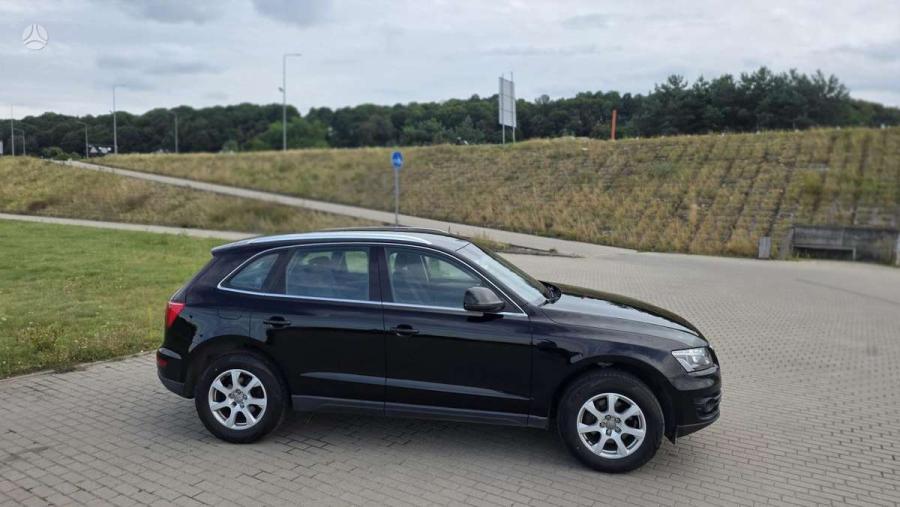 Pelēks Audi Q5 2009 Kauņa, ar dzinēja tilpumu 1.97 L un nobraukumu 320 tūkst. km par 6850 €, foto 5 vietnē AUTOMOTO.COM.LV