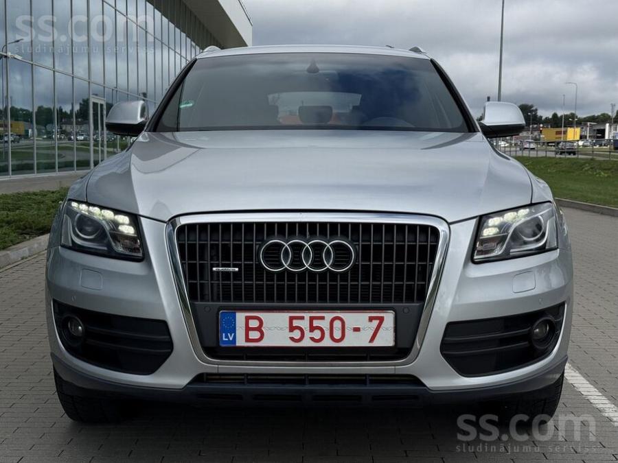 Grey Audi Q5 2009 in Rezekne, with an engine capacity of 2.00 L and mileage of 303 thousand km for 8990 €, photo 1 on AUTOMOTO.COM.LV