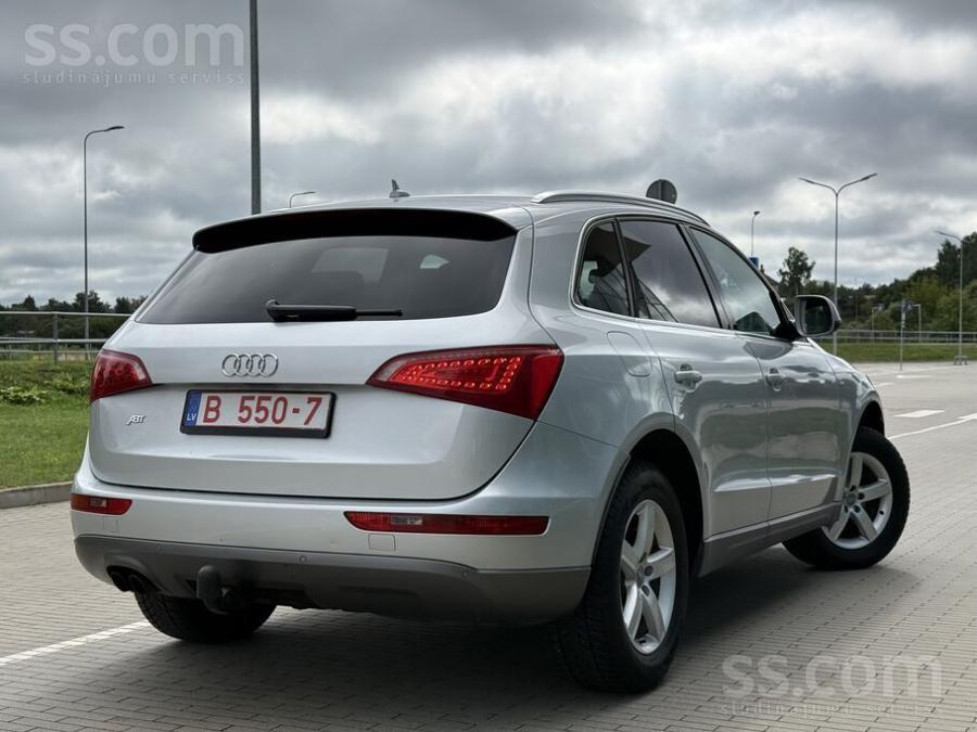 Grey Audi Q5 2009 in Rezekne, with an engine capacity of 2.00 L and mileage of 303 thousand km for 8990 €, photo 6 on AUTOMOTO.COM.LV