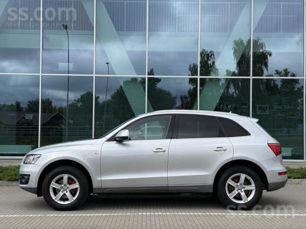 Grey Audi Q5 2009 in Rezekne, with an engine capacity of 2.00 L and mileage of 303 thousand km for 8990 €, photo 7 on AUTOMOTO.COM.LV