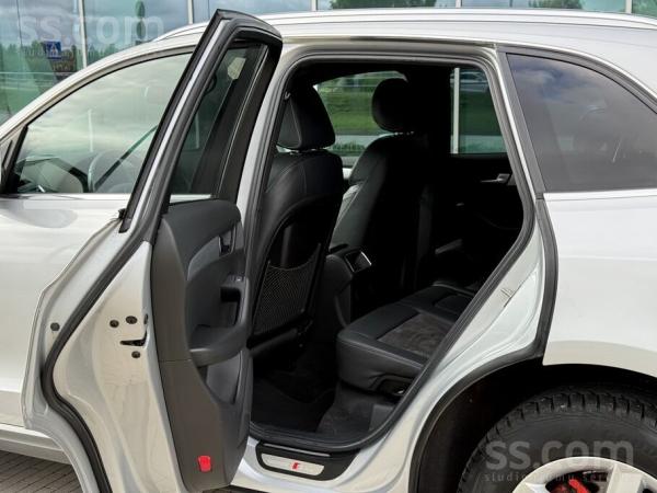 Grey Audi Q5 2009 in Rezekne, with an engine capacity of 2.00 L and mileage of 303 thousand km for 8990 €, photo 10 on AUTOMOTO.COM.LV