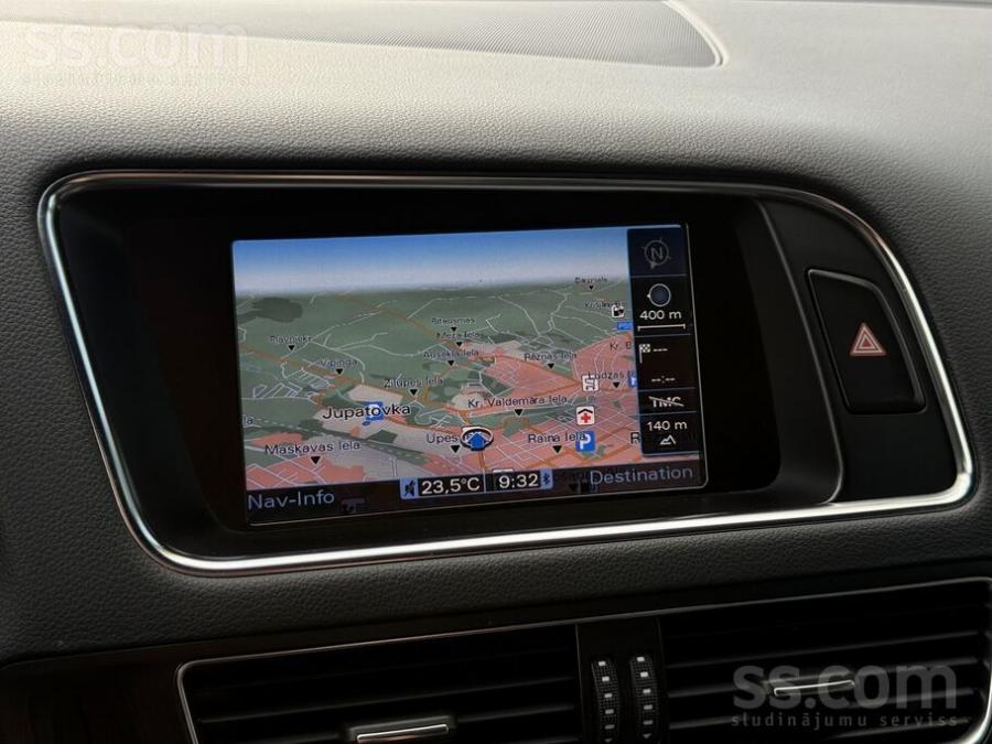 Grey Audi Q5 2009 in Rezekne, with an engine capacity of 2.00 L and mileage of 303 thousand km for 8990 €, photo 21 on AUTOMOTO.COM.LV