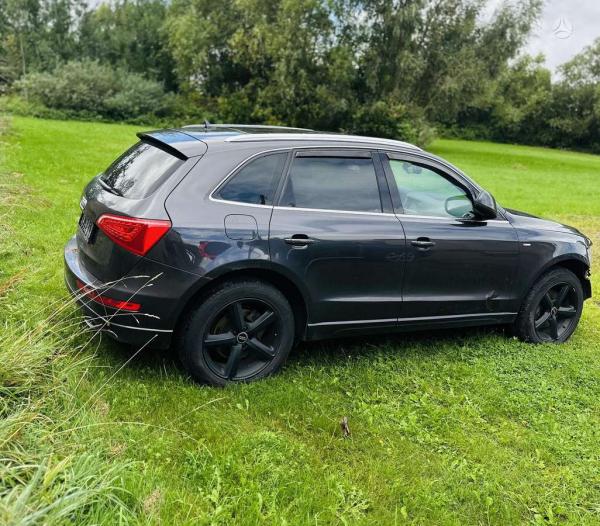 Pelēks Audi Q5 2009 Radviliškis, ar dzinēja tilpumu 2.97 L un nobraukumu 400 tūkst. km par 3500 €, foto 1 vietnē AUTOMOTO.COM.LV