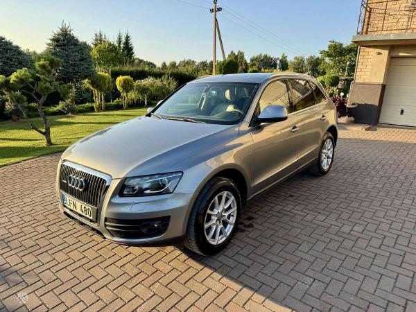 Grey Audi Q5 2009 in Anyksciai, with an engine capacity of 1.97 L and mileage of 377 thousand km for 7000 €, photo 1 on AUTOMOTO.COM.LV