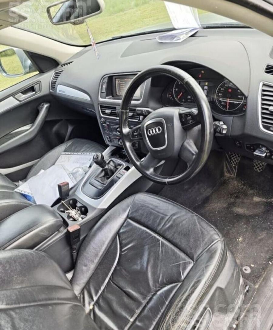 Grey Audi Q5 2009 in Jelgava, with an engine capacity of 2.00 L and mileage of 205 thousand km for 2850 €, photo 9 on AUTOMOTO.COM.LV
