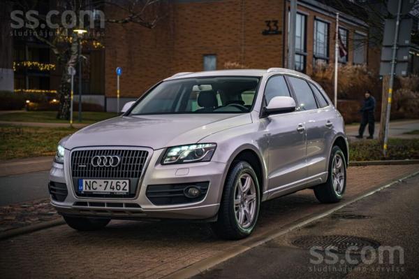Pelēks Audi Q5 2010 Rīga, ar dzinēja tilpumu 2.00 L un nobraukumu 0 tūkst. km par 8990 €, foto 1 vietnē AUTOMOTO.COM.LV