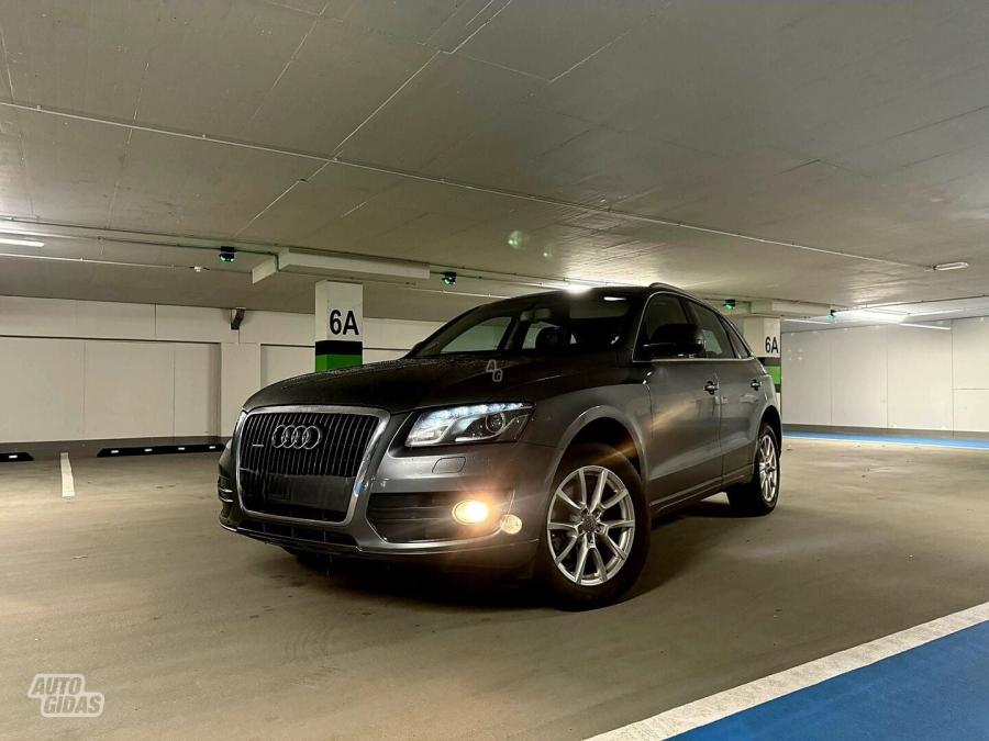 Pelēks Audi Q5 2010 Viļņa, ar dzinēja tilpumu 2.00 L un nobraukumu 138 tūkst. km par 10500 €, foto 1 vietnē AUTOMOTO.COM.LV