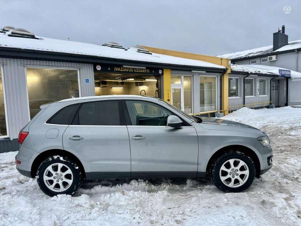 Grey Audi Q5 2010 in Siauliai, with an engine capacity of 1.97 L and mileage of 265 thousand km for 8950 €, photo 4 on AUTOMOTO.COM.LV
