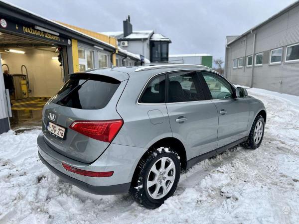 Grey Audi Q5 2010 in Siauliai, with an engine capacity of 1.97 L and mileage of 265 thousand km for 8950 €, photo 5 on AUTOMOTO.COM.LV