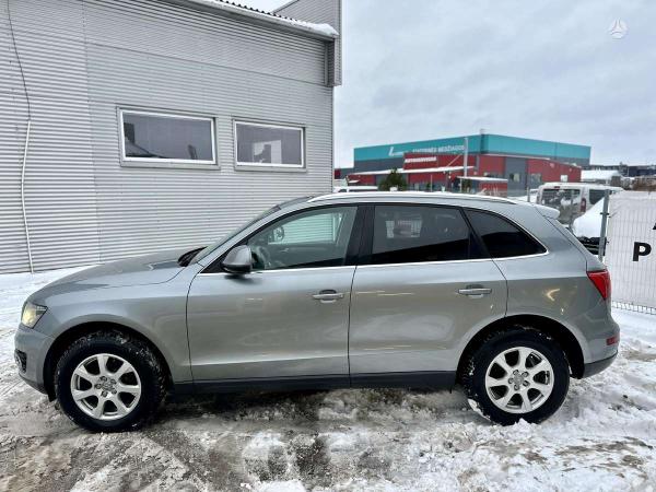 Grey Audi Q5 2010 in Siauliai, with an engine capacity of 1.97 L and mileage of 265 thousand km for 8950 €, photo 8 on AUTOMOTO.COM.LV