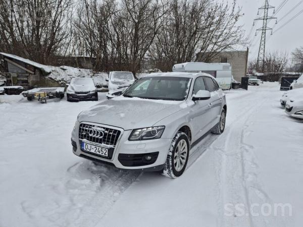 Pelēks Audi Q5 2010 Rīga, ar dzinēja tilpumu 3.00 L un nobraukumu 370 tūkst. km par 8990 €, foto 1 vietnē AUTOMOTO.COM.LV