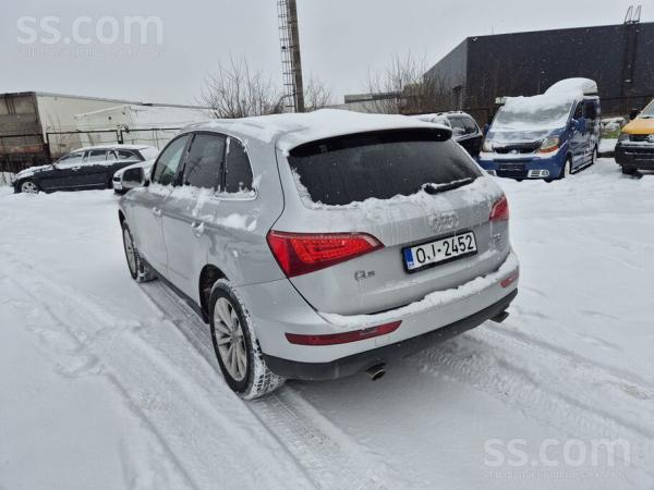 Pelēks Audi Q5 2010 Rīga, ar dzinēja tilpumu 3.00 L un nobraukumu 370 tūkst. km par 8990 €, foto 8 vietnē AUTOMOTO.COM.LV
