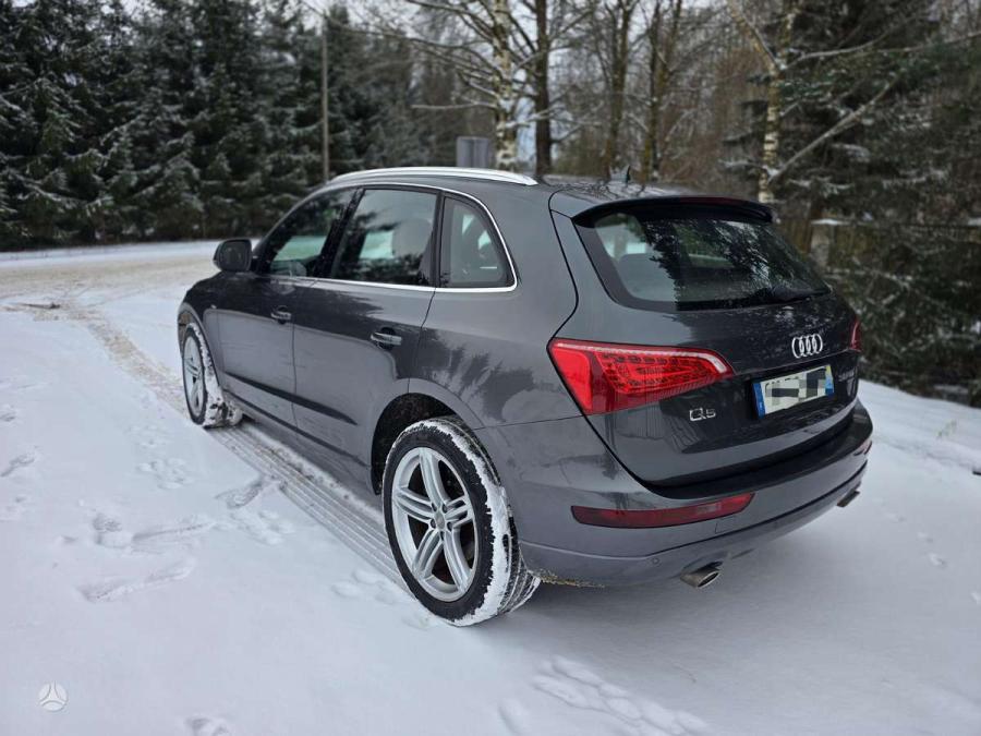 Pelēks Audi Q5 2010 Tauragė, ar dzinēja tilpumu 2.97 L un nobraukumu 290 tūkst. km par 8350 €, foto 2 vietnē AUTOMOTO.COM.LV