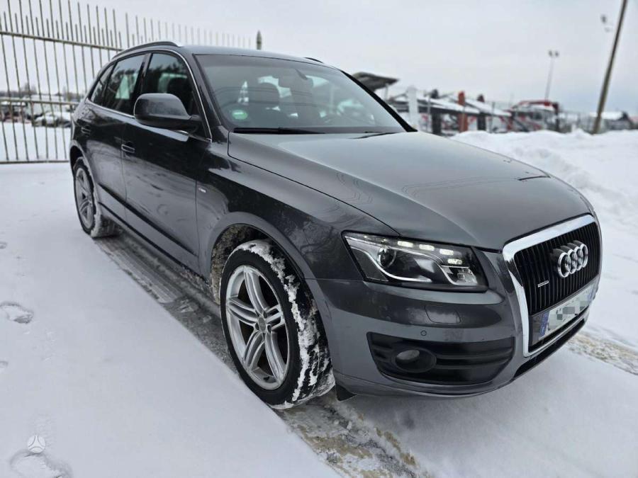 Pelēks Audi Q5 2010 Tauragė, ar dzinēja tilpumu 2.97 L un nobraukumu 290 tūkst. km par 8350 €, foto 4 vietnē AUTOMOTO.COM.LV