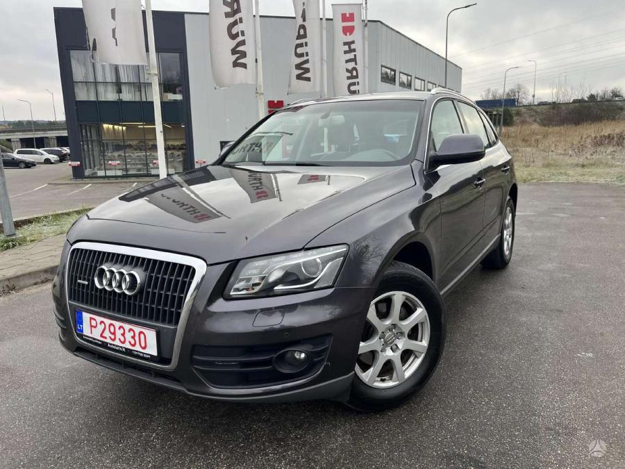 Grey Audi Q5 2010 in Vilnius, with an engine capacity of 1.98 L and mileage of 248 thousand km for 8650 €, photo 1 on AUTOMOTO.COM.LV