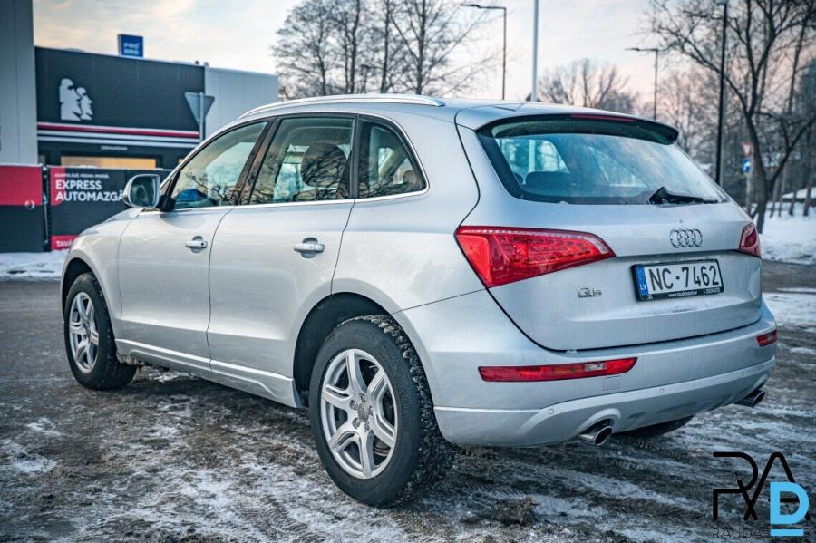 Pelēks Audi Q5 2010 Rīga, ar dzinēja tilpumu 2.00 L un nobraukumu 84 tūkst. km par 8990 €, foto 3 vietnē AUTOMOTO.COM.LV
