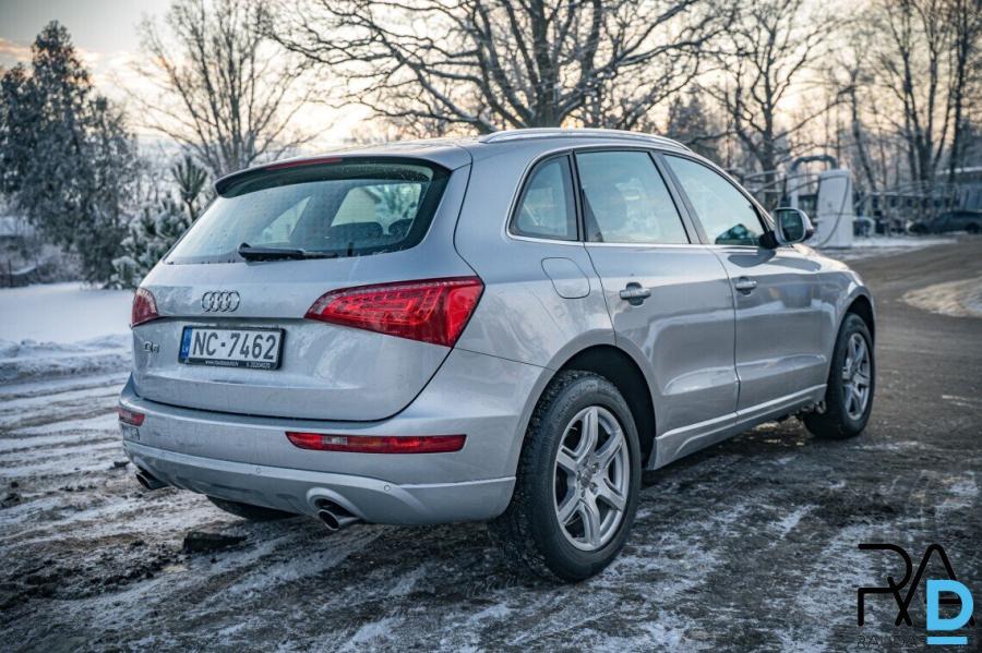 Pelēks Audi Q5 2010 Rīga, ar dzinēja tilpumu 2.00 L un nobraukumu 84 tūkst. km par 8990 €, foto 4 vietnē AUTOMOTO.COM.LV