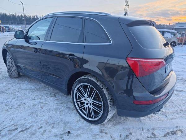 Pelēks Audi Q5 2010 Viļņa, ar dzinēja tilpumu 2.97 L un nobraukumu 235 tūkst. km par 9500 €, foto 9 vietnē AUTOMOTO.COM.LV