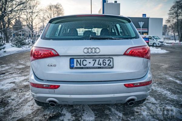 Grey Audi Q5 2010 in Riga, with an engine capacity of 2.00 L and mileage of 0 thousand km for 8990 €, photo 5 on AUTOMOTO.COM.LV