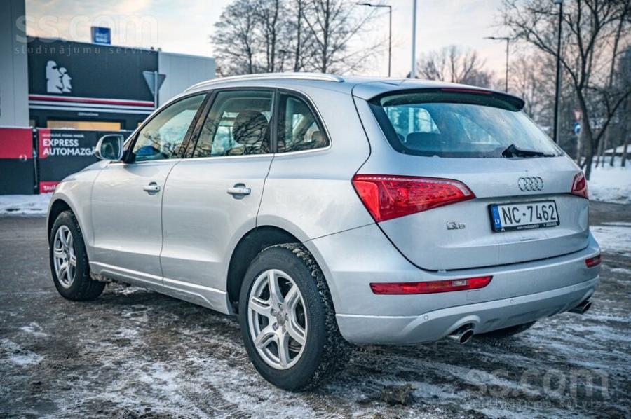 Grey Audi Q5 2010 in Riga, with an engine capacity of 2.00 L and mileage of 0 thousand km for 8990 €, photo 6 on AUTOMOTO.COM.LV