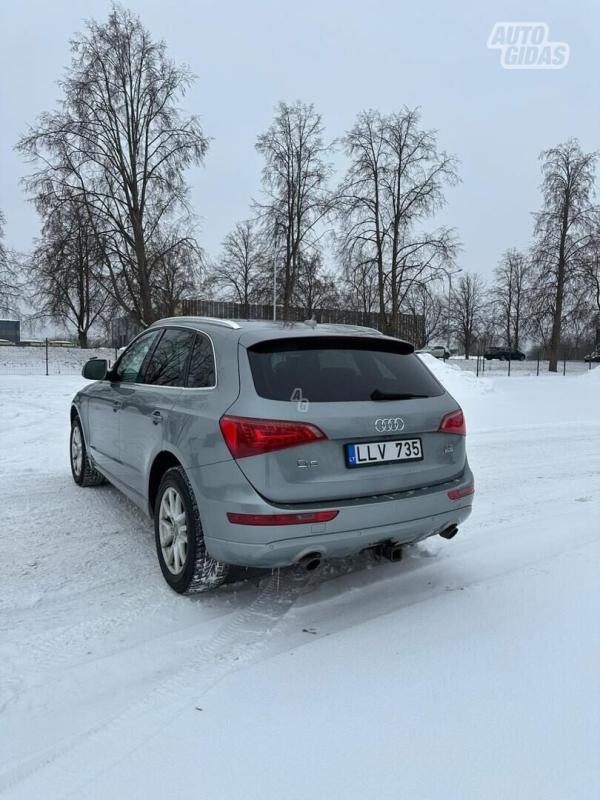 Pelēks Audi Q5 2010 Klaipėda, ar dzinēja tilpumu 3.20 L un nobraukumu 292 tūkst. km par 8000 €, foto 2 vietnē AUTOMOTO.COM.LV