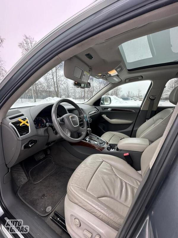 Pelēks Audi Q5 2010 Klaipėda, ar dzinēja tilpumu 3.20 L un nobraukumu 292 tūkst. km par 8000 €, foto 5 vietnē AUTOMOTO.COM.LV