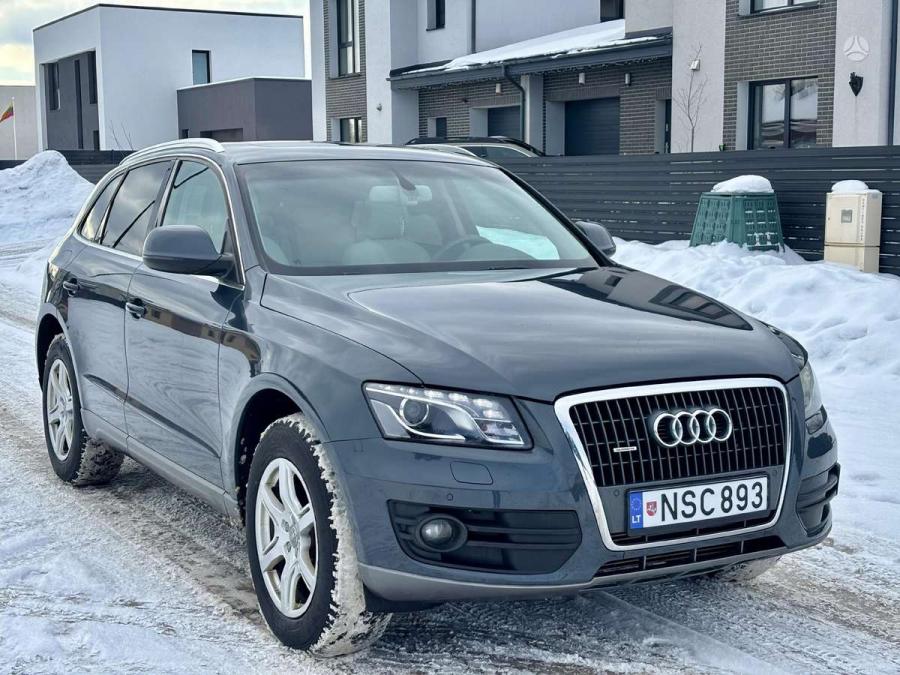 Grey Audi Q5 2010 in Vilnius, with an engine capacity of 1.98 L and mileage of 230 thousand km for 6500 €, photo 1 on AUTOMOTO.COM.LV