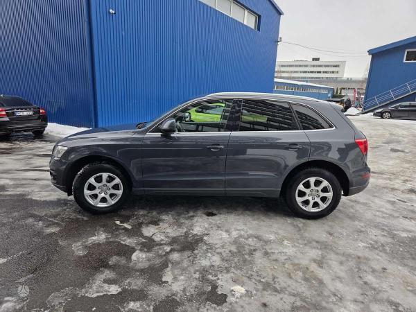 Pelēks Audi Q5 2010 Viļņa, ar dzinēja tilpumu 1.97 L un nobraukumu 307 tūkst. km par 7300 €, foto 3 vietnē AUTOMOTO.COM.LV