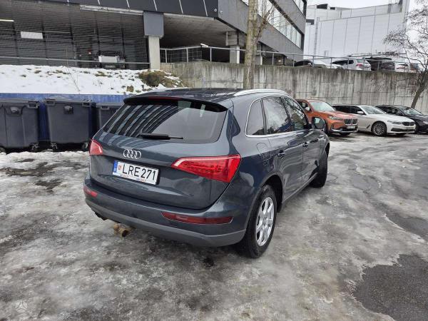 Pelēks Audi Q5 2010 Viļņa, ar dzinēja tilpumu 1.97 L un nobraukumu 307 tūkst. km par 7300 €, foto 6 vietnē AUTOMOTO.COM.LV