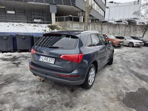 Grey Audi Q5 2010 in Vilnius, with an engine capacity of 1.97 L and mileage of 307 thousand km for 7300 €, photo 6 on AUTOMOTO.COM.LV