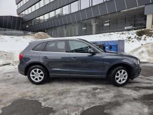 Grey Audi Q5 2010 in Vilnius, with an engine capacity of 1.97 L and mileage of 307 thousand km for 7300 €, photo 7 on AUTOMOTO.COM.LV