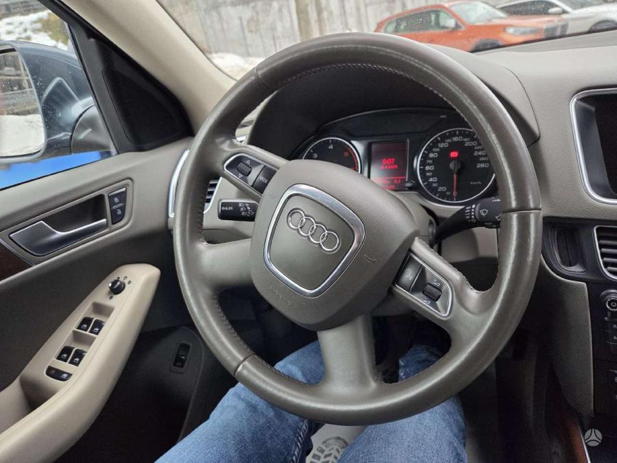 Grey Audi Q5 2010 in Vilnius, with an engine capacity of 1.97 L and mileage of 307 thousand km for 7300 €, photo 18 on AUTOMOTO.COM.LV