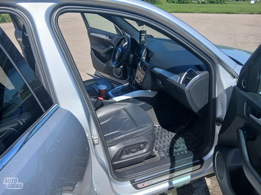 Grey Audi Q5 2010 in Kaunas, with an engine capacity of 3.20 L and mileage of 221 thousand km for 7700 €, photo 12 on AUTOMOTO.COM.LV