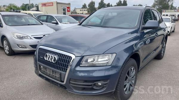 Grey Audi Q5 2010 in Riga, with an engine capacity of 2.00 L and mileage of 307 thousand km for 6200 €, photo 3 on AUTOMOTO.COM.LV