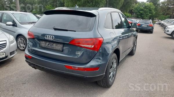 Grey Audi Q5 2010 in Riga, with an engine capacity of 2.00 L and mileage of 307 thousand km for 6200 €, photo 8 on AUTOMOTO.COM.LV