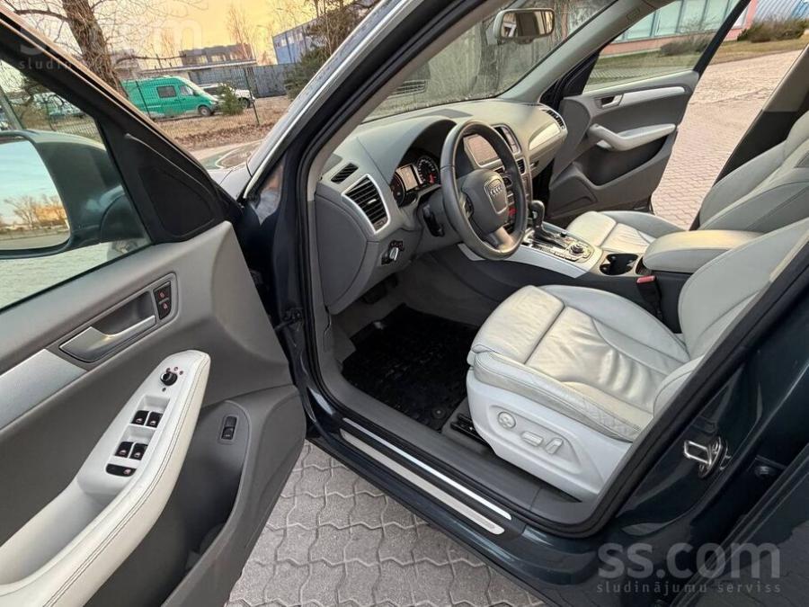 Pelēks Audi Q5 2010 Rīga, ar dzinēja tilpumu 3.00 L un nobraukumu 0 tūkst. km par 8550 €, foto 22 vietnē AUTOMOTO.COM.LV