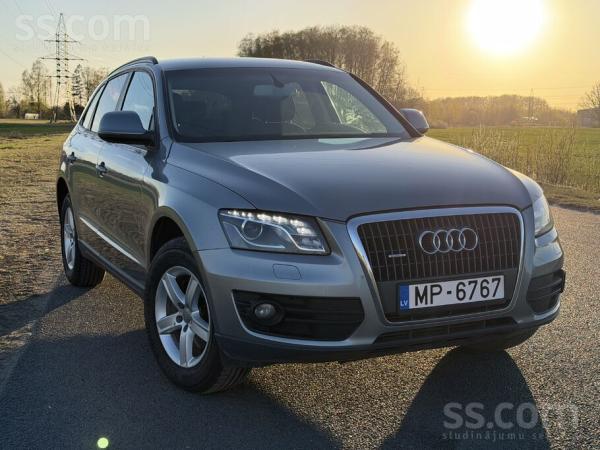 Pelēks Audi Q5 2010 Aizkraukle, ar dzinēja tilpumu 2.00 L un nobraukumu 300 tūkst. km par 9600 €, foto 2 vietnē AUTOMOTO.COM.LV