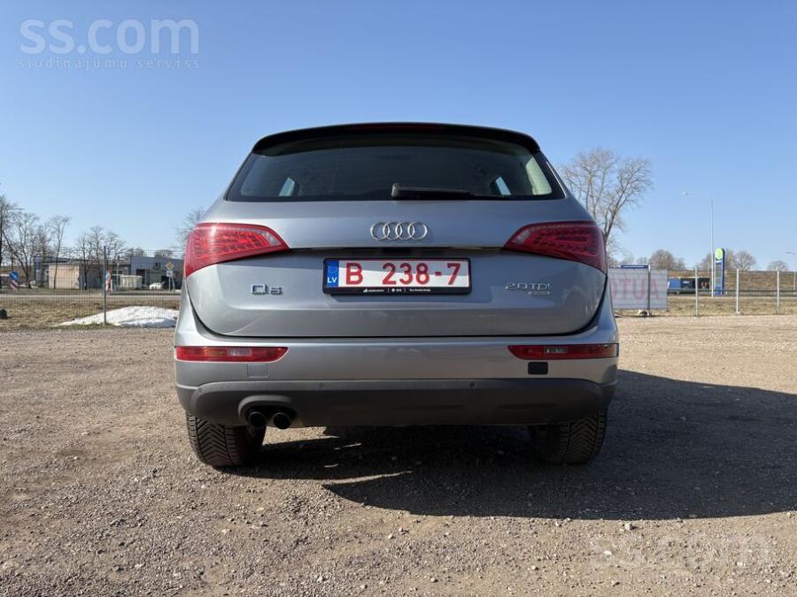 Pelēks Audi Q5 2010 Daugavpils, ar dzinēja tilpumu 2.00 L un nobraukumu 227 tūkst. km par 9250 €, foto 5 vietnē AUTOMOTO.COM.LV