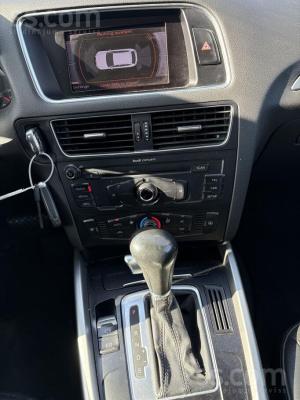 Pelēks Audi Q5 2010 Daugavpils, ar dzinēja tilpumu 2.00 L un nobraukumu 227 tūkst. km par 9250 €, foto 17 vietnē AUTOMOTO.COM.LV