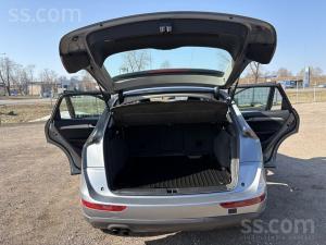 Pelēks Audi Q5 2010 Daugavpils, ar dzinēja tilpumu 2.00 L un nobraukumu 227 tūkst. km par 9250 €, foto 24 vietnē AUTOMOTO.COM.LV