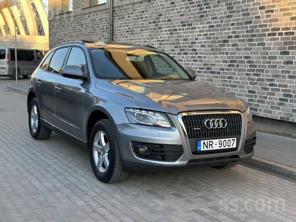 Grey Audi Q5 2010 in Tukums, with an engine capacity of 2.00 L and mileage of 185 thousand km for 7990 €, photo 1 on AUTOMOTO.COM.LV
