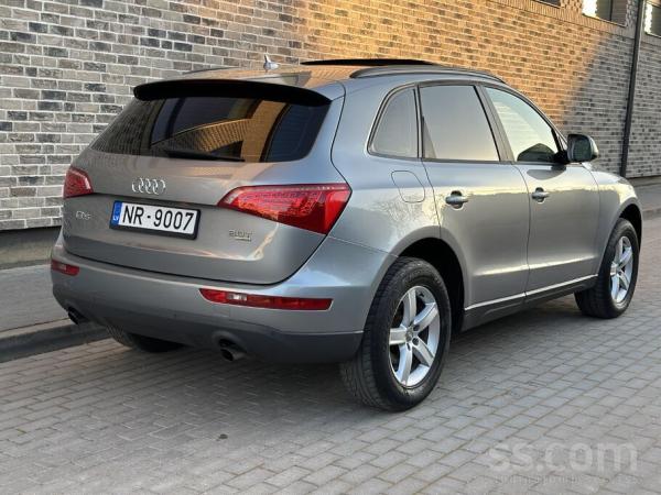 Grey Audi Q5 2010 in Tukums, with an engine capacity of 2.00 L and mileage of 185 thousand km for 7990 €, photo 3 on AUTOMOTO.COM.LV